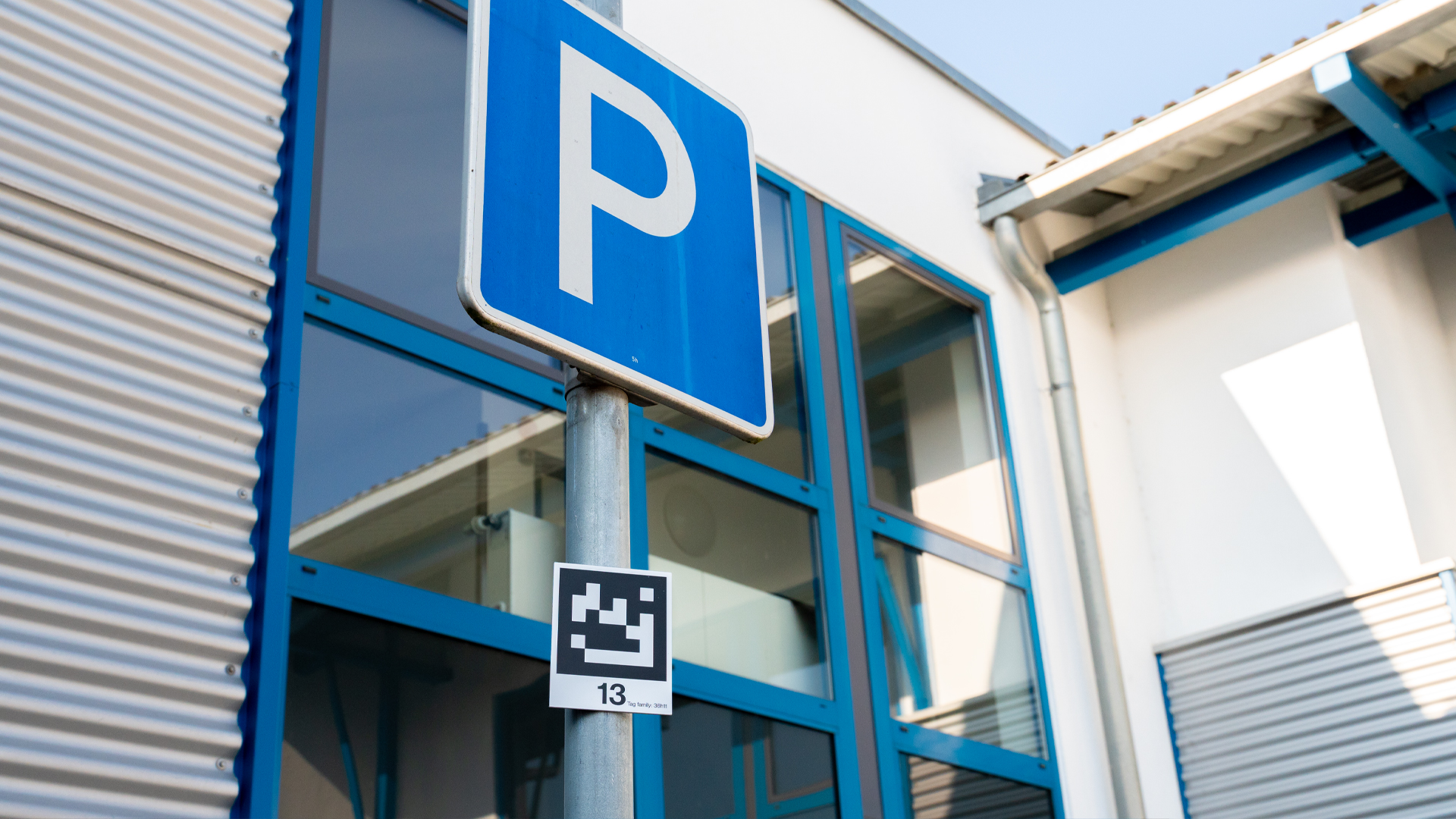 What are AprilTags and what AprilTag size should I use?