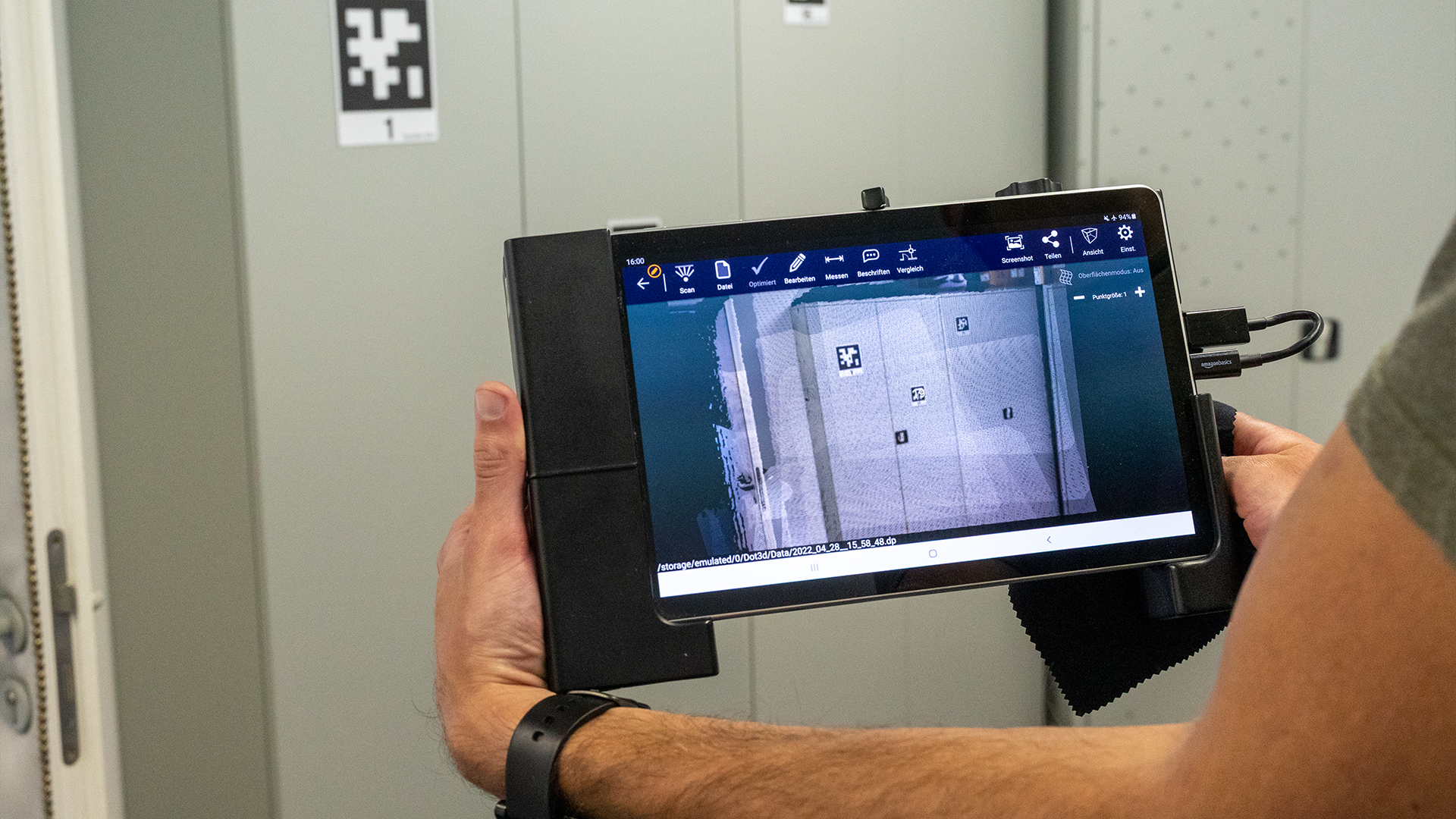 What are AprilTags and what AprilTag size should I use?